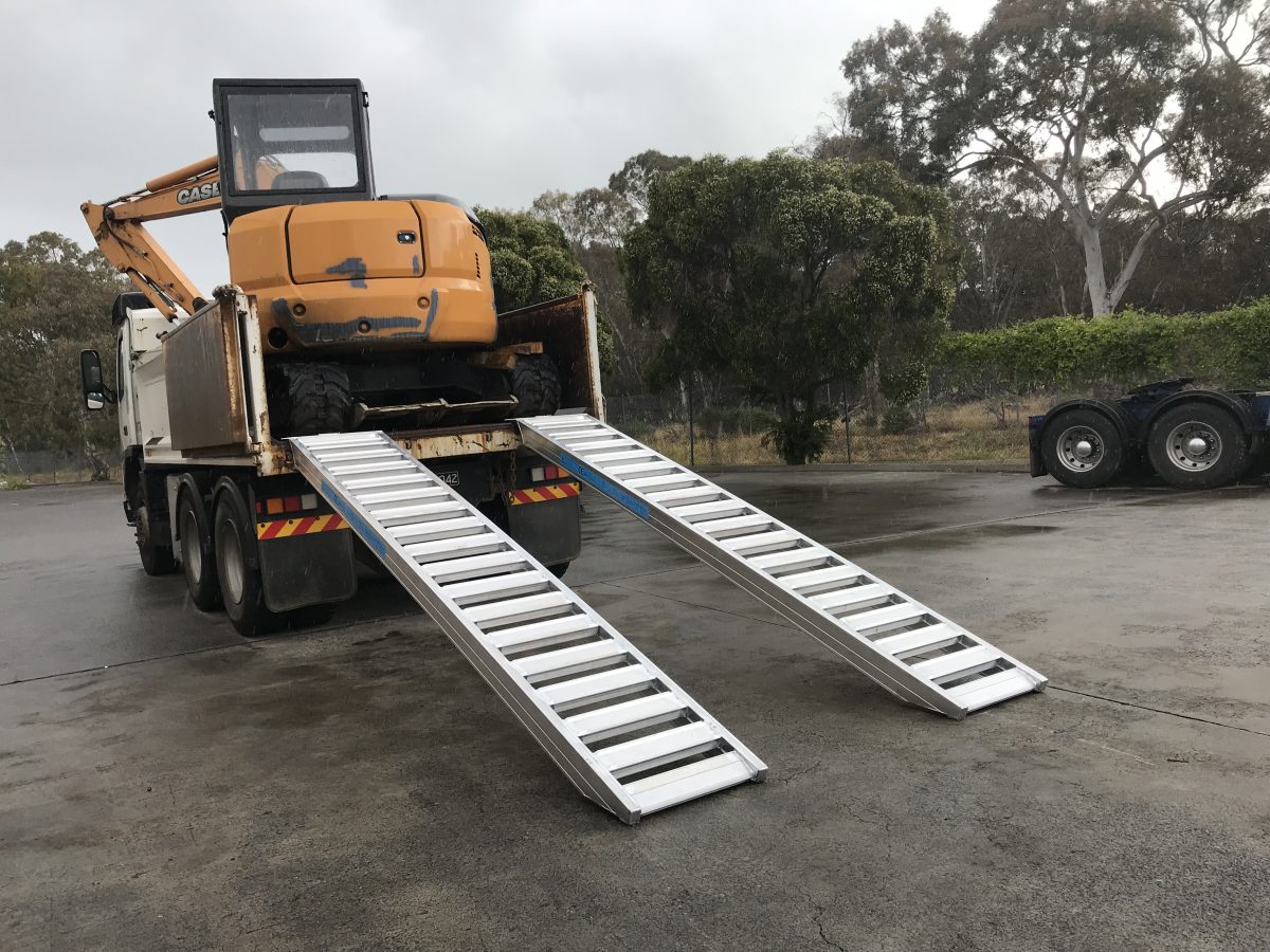 3.5m 6Tonne Heavy Duty Rubber Track, Rubber Tyre Machinery Loading ...