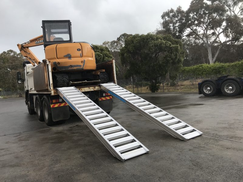 3.5m 14Tonne Heavy Duty Rubber Track, Rubber Tyre Machinery Loading ...