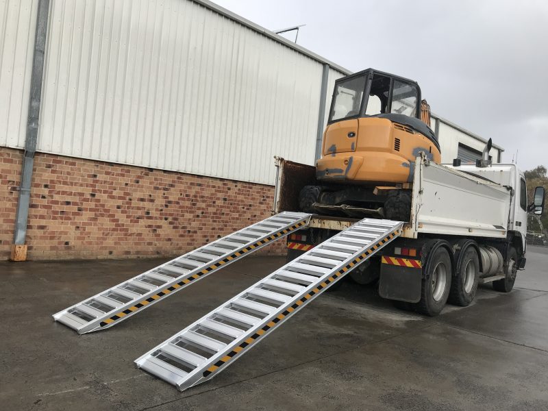 3m 21Tonne Heavy Duty Rubber Track, Rubber Tyre Machinery Loading Ramps ...