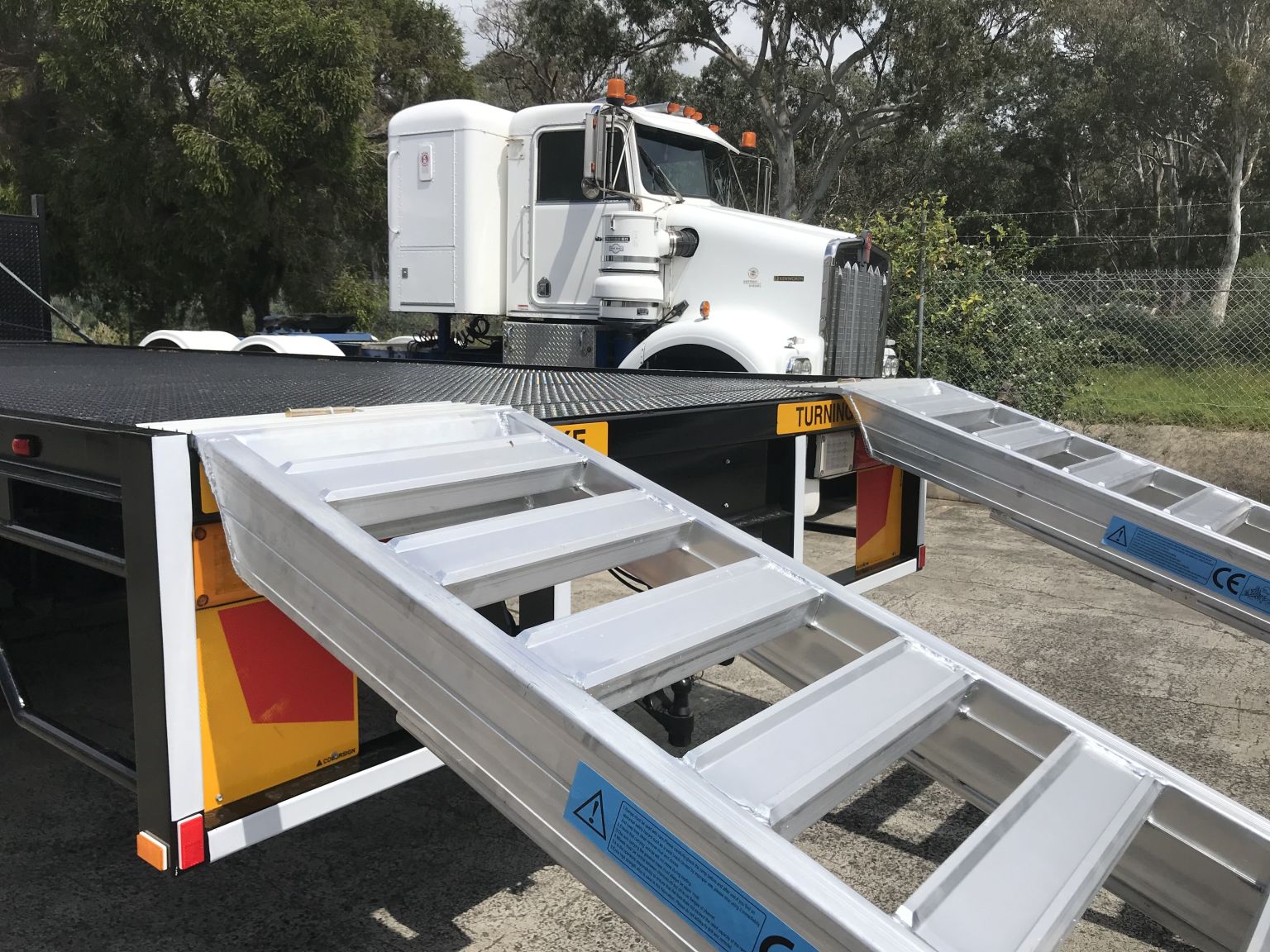 3.9m 12 Tonne Heavy Duty Rubber Track, Rubber Tyre Machinery Loading ...