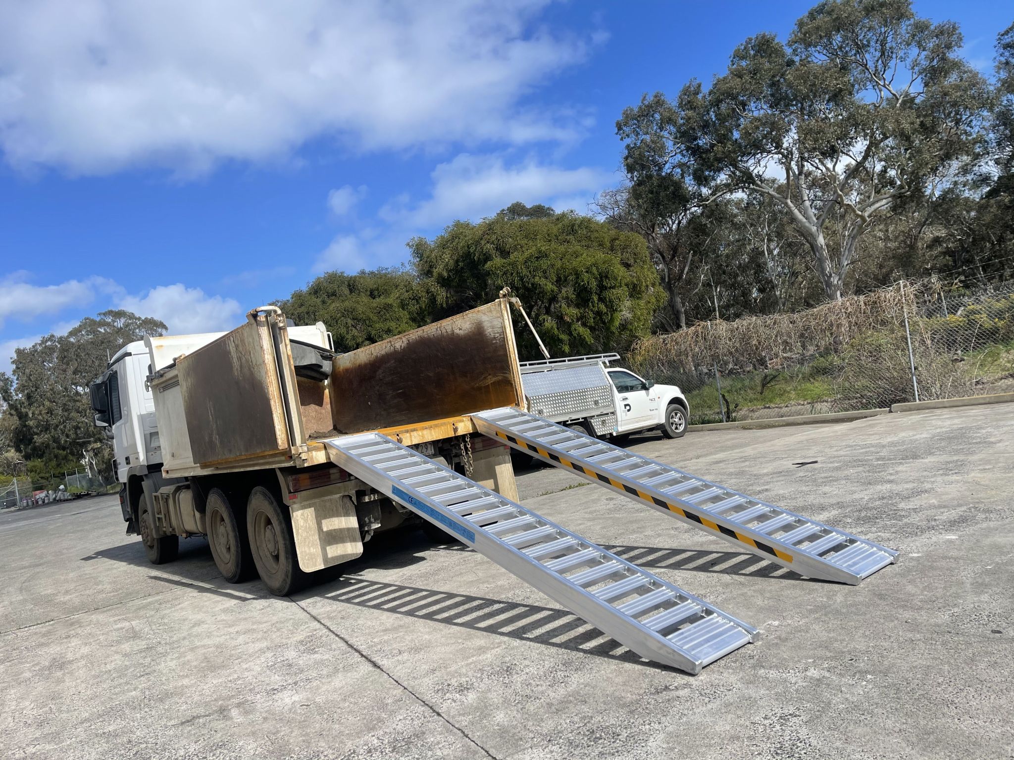 4.2m 3Tonne Heavy Duty Rubber Tyre,Rubber Track Machinery Loading Ramps ...