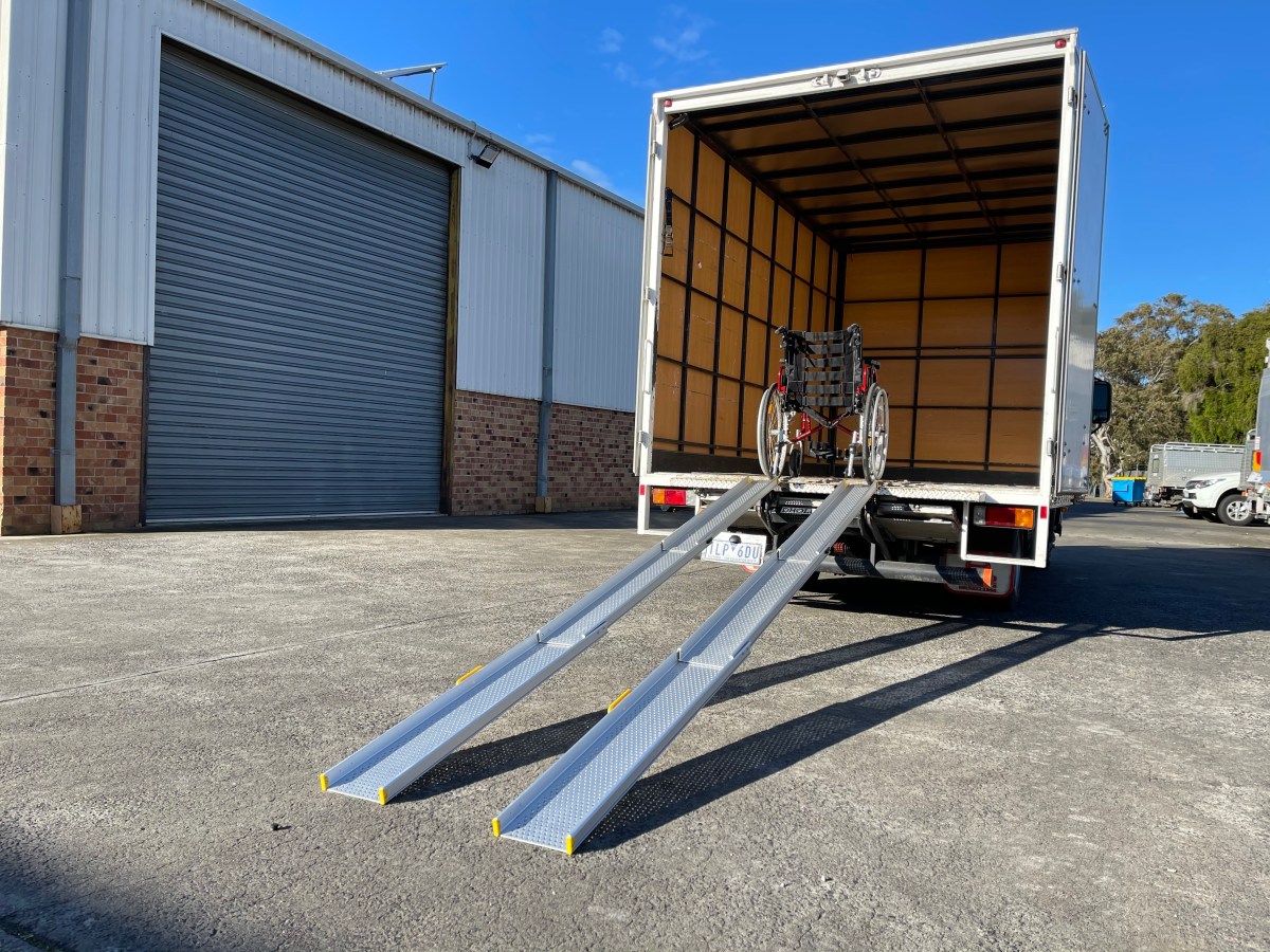 3M 270kg Three Section Telescopic Wheelchair Ramp-JETM107T-10 - Jetland ...