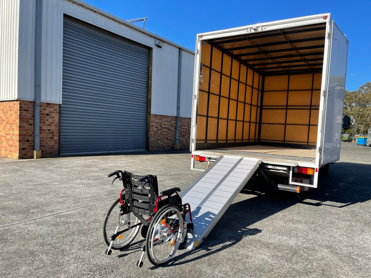 2.4M 270kg Bi-fold Deluxe Wheelchair Ramp-JETM407-8 - Jetland Loading Ramp