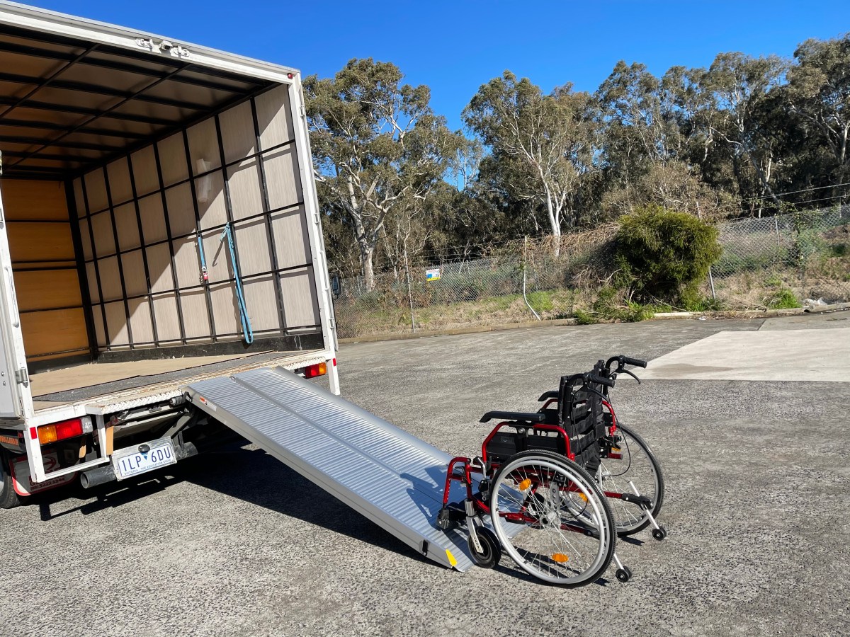 2.1M 270kg Bi-fold Deluxe Wheelchair Ramp-JETM407-7 - Jetland Loading Ramp