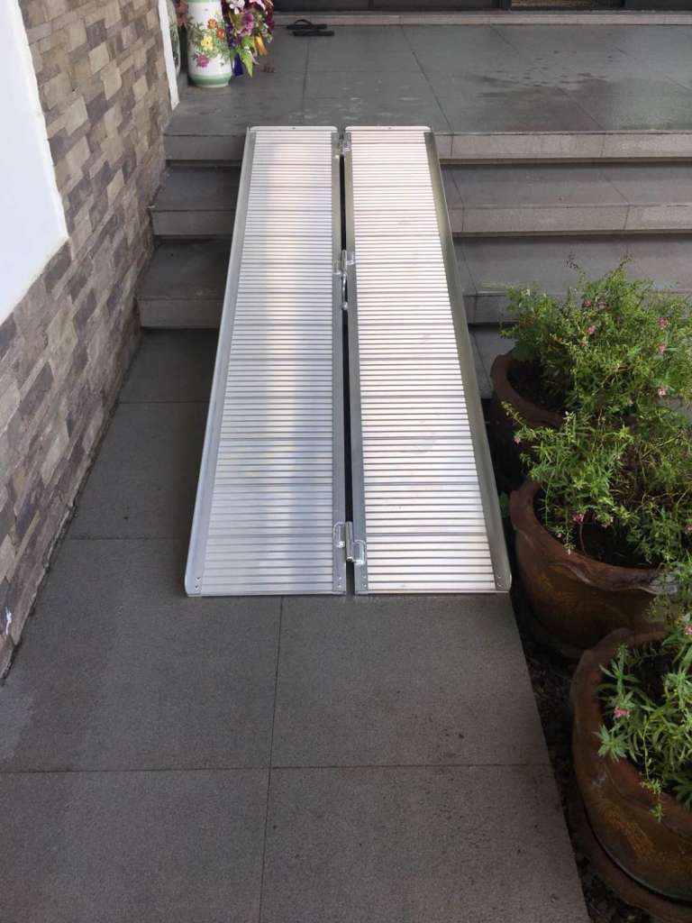 2.4M 300kg Bi-fold Multifunction Wheelchair Ramp-JETM607-8 - Jetland ...