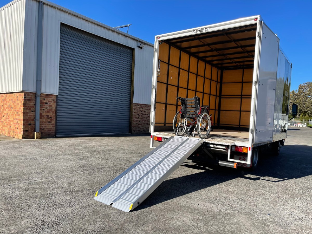 2.4M 270kg Bi-fold Deluxe Wheelchair Ramp-JETM407-8 - Jetland