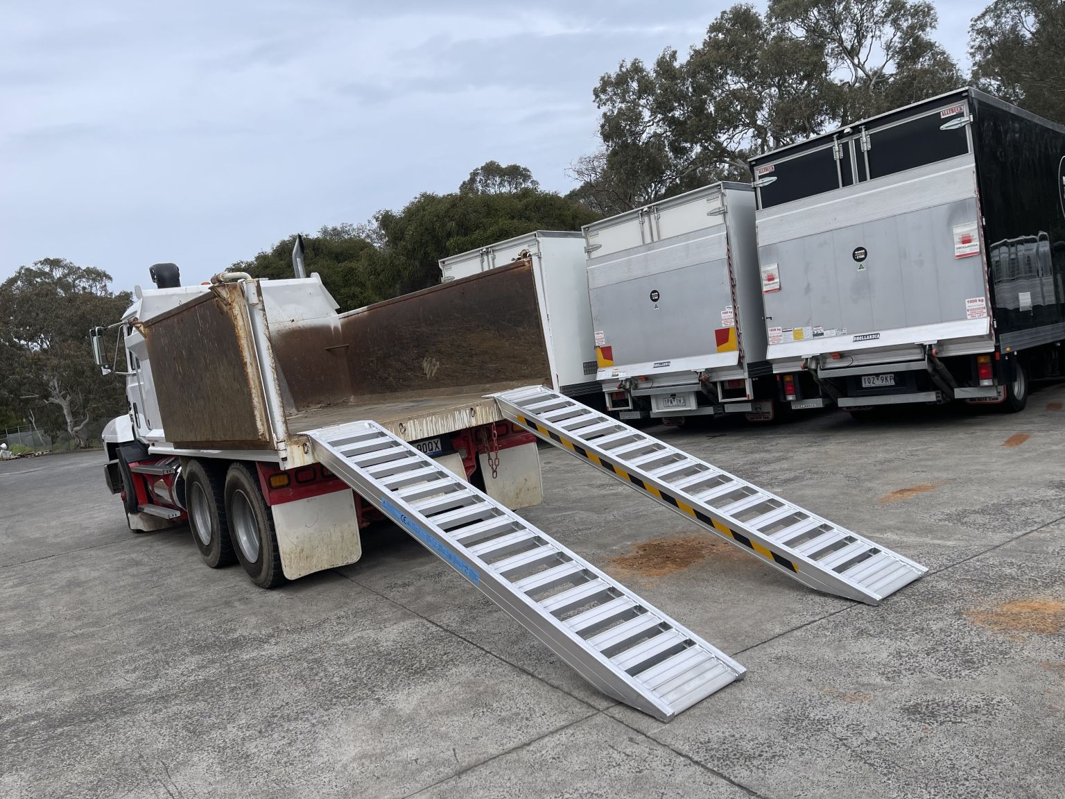 3.5m 6Tonne Heavy Duty Rubber Tyre,Rubber Track Machinery Loading Ramps ...