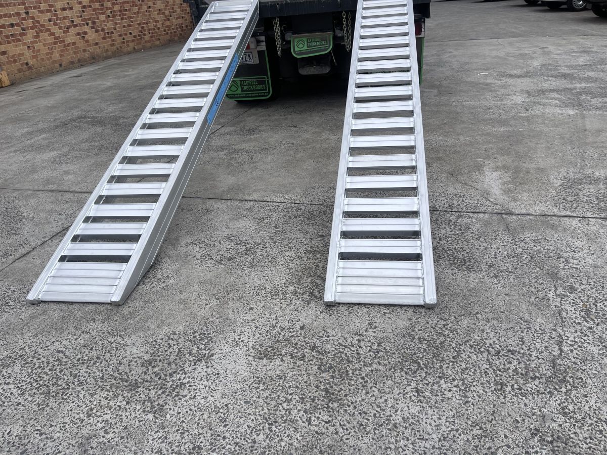 3.7m 6Tonne Heavy Duty Rubber Track Machinery Loading Ramps-JETAA604137 ...