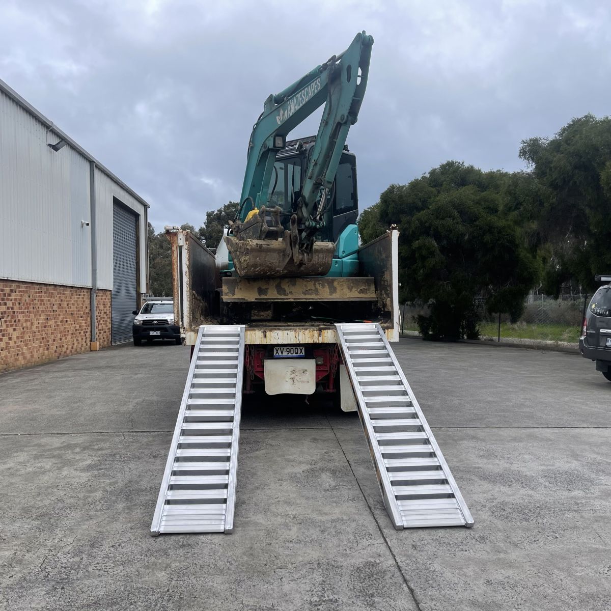 Aluminium Machinery & Construction Loading Ramps - Jetland