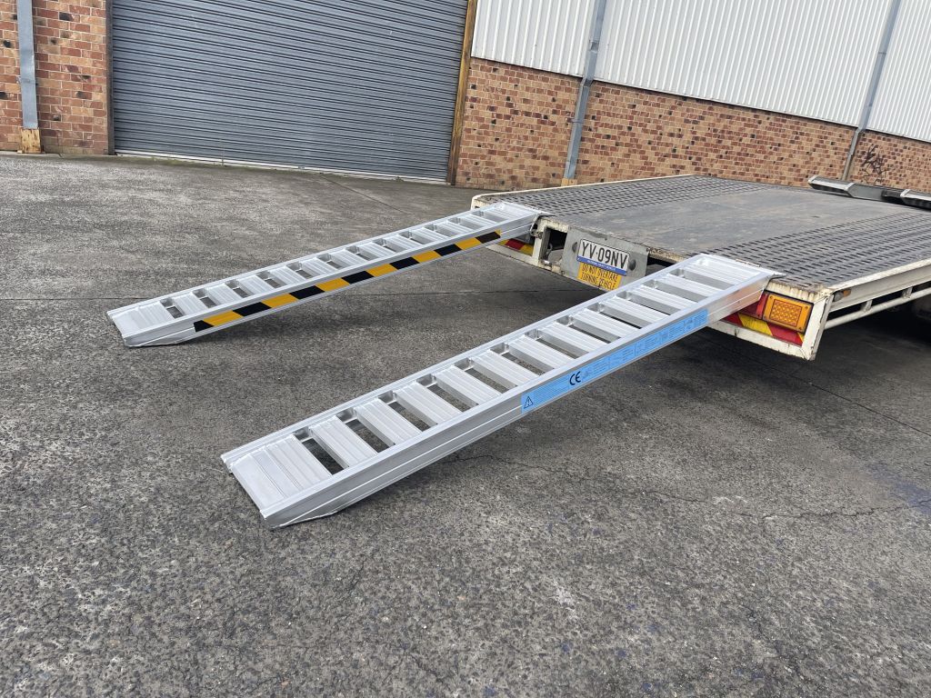2.5m 4Tonne Heavy Duty Rubber Tyre,Rubber Track Machinery Loading Ramps ...