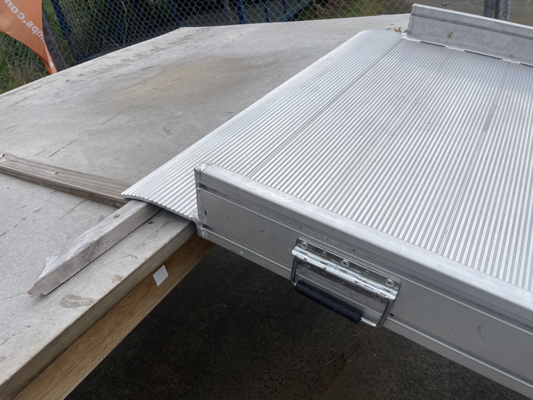 2.94m 1200kg Heavy Duty Folding Dock Loading Ramp - Jetland