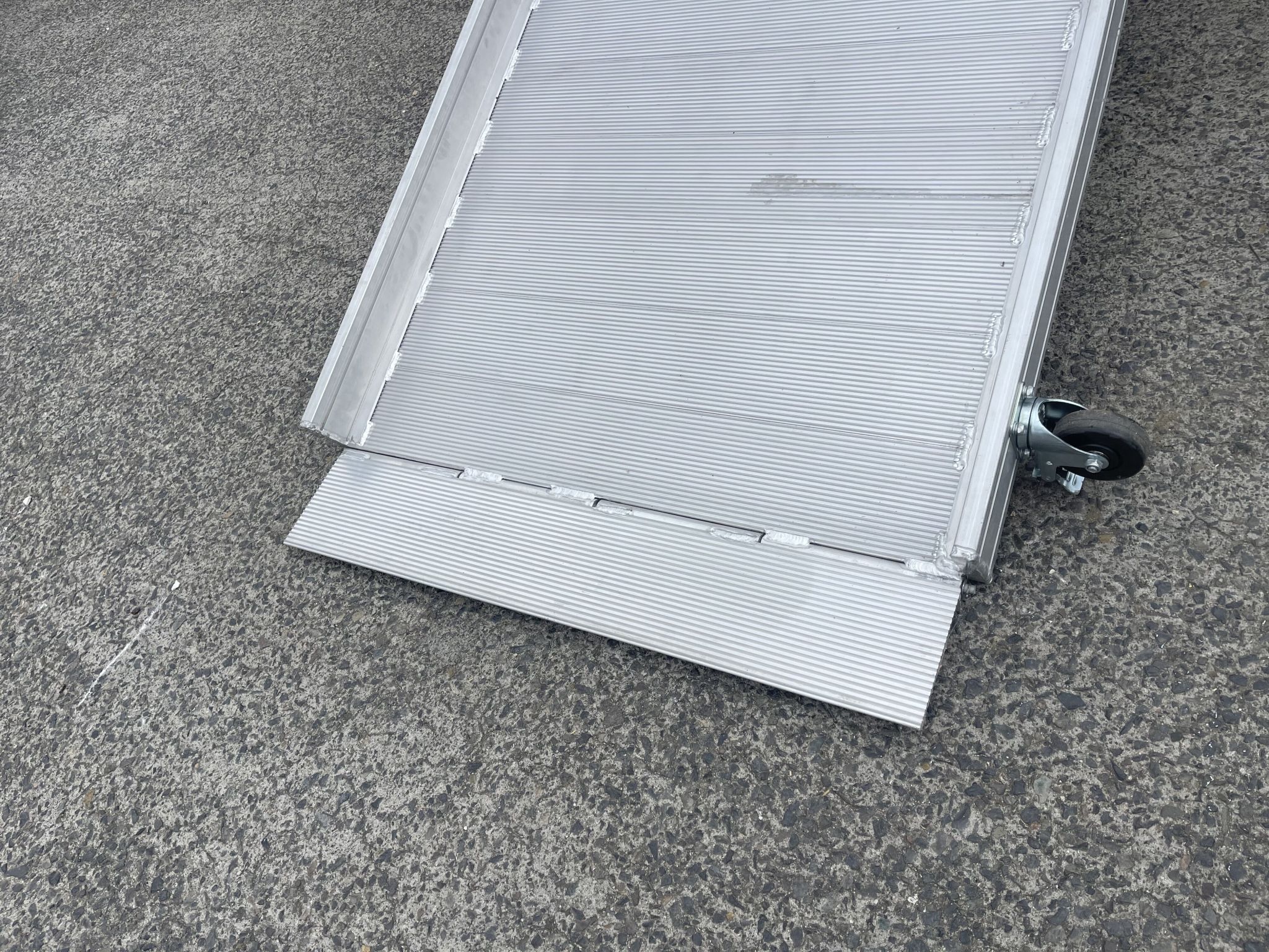 2.94m 1200kg Heavy Duty Folding Dock Loading Ramp - Jetland