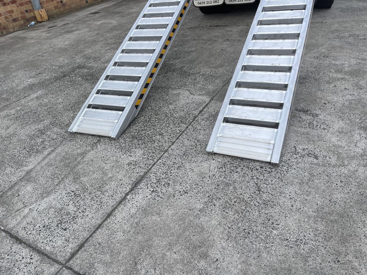 4.5m 8Tonne Heavy Duty Rubber Track, Rubber Tyre Machinery Loading ...