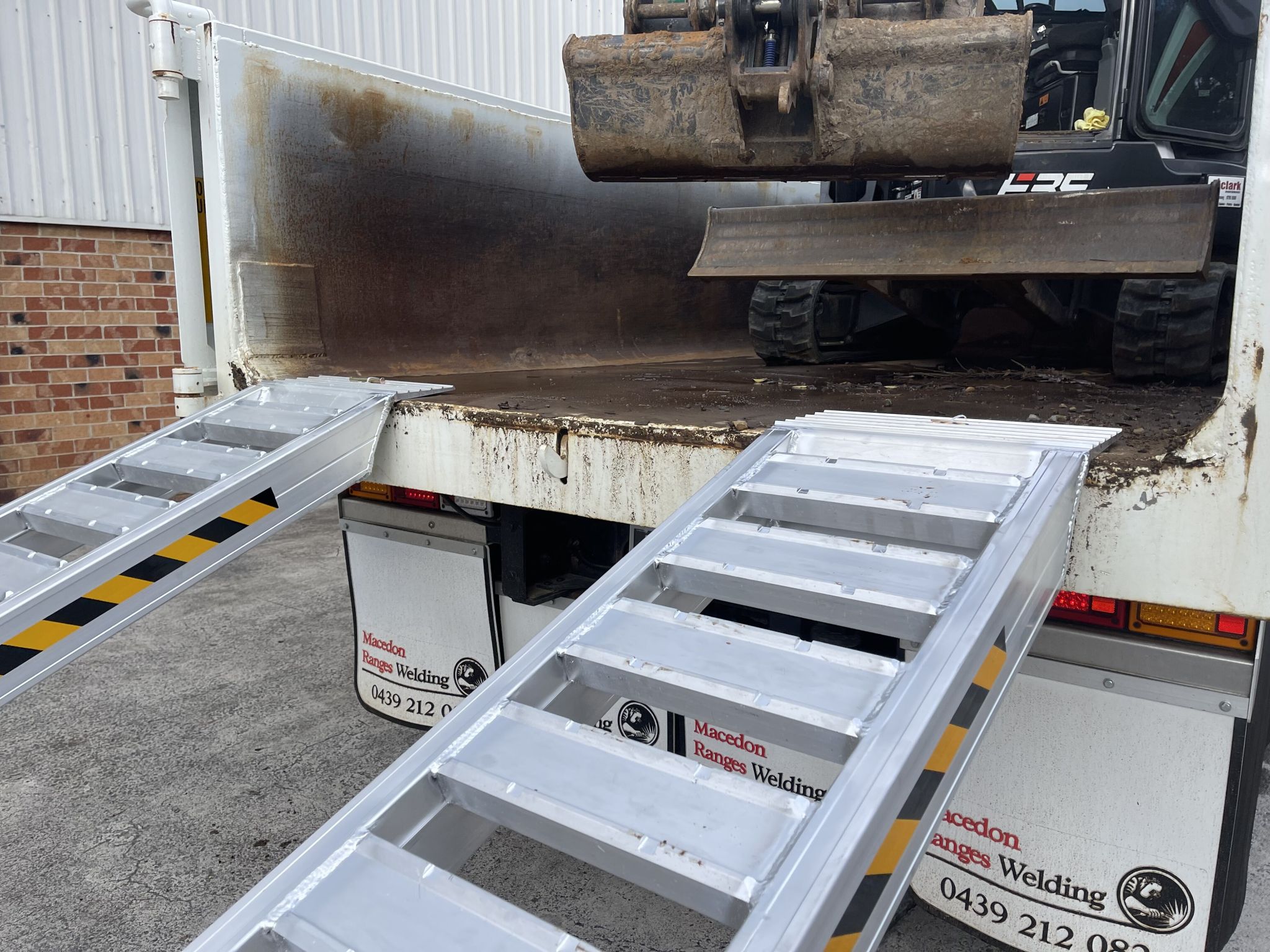 3.7m 6 Tonne Heavy Duty Rubber Track, Rubber Tyre Machinery Loading ...