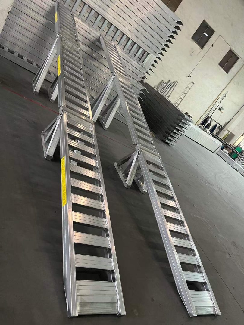 9m 6Tonne Center Supported Loading Ramps-JETI605090 - Jetland